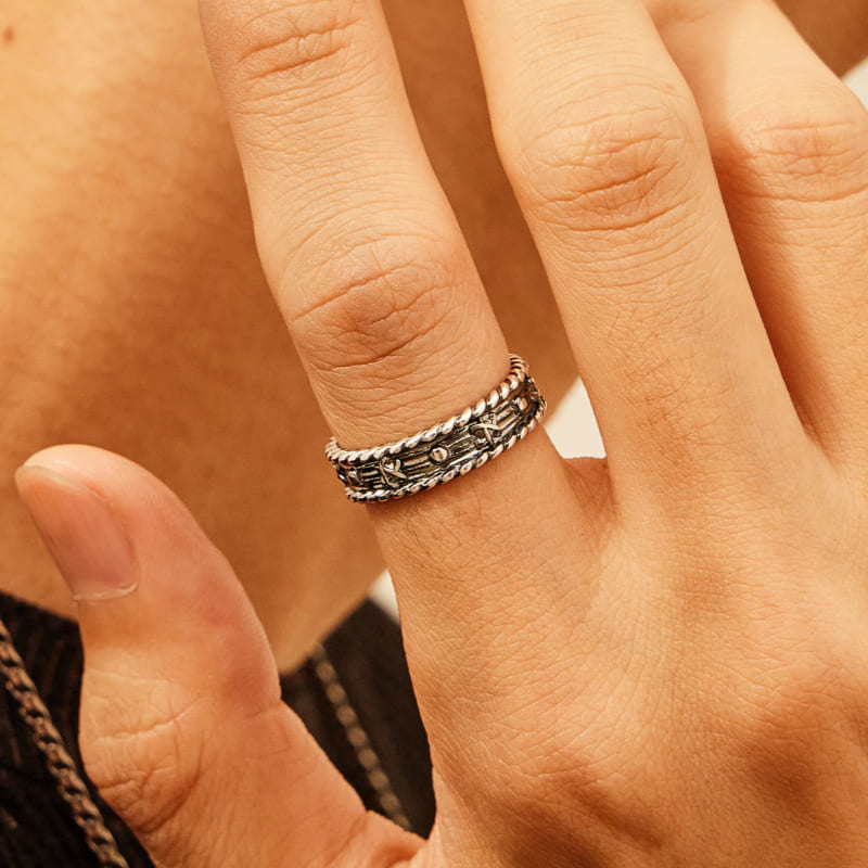 【自動適用18%クーポン】 シルバー プラネット パターン リング - スモール / SILVER PLANET PATTERN RING