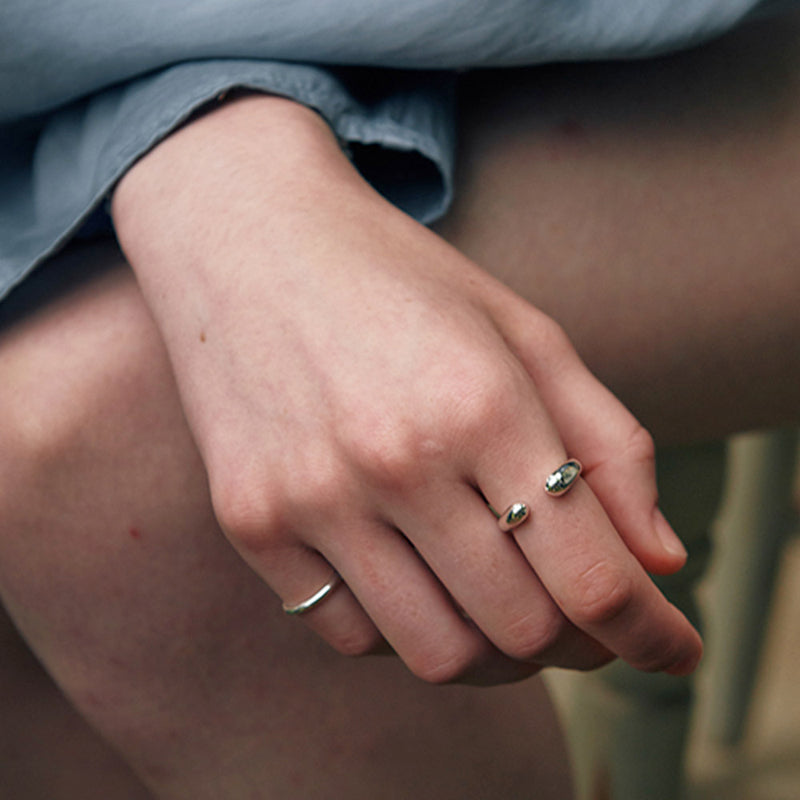 【予約配送 7/19~】エペ ウヴェルト リング：シルバー / EPAIS OUVERT RING (SILVER) | アモンズ – amondz