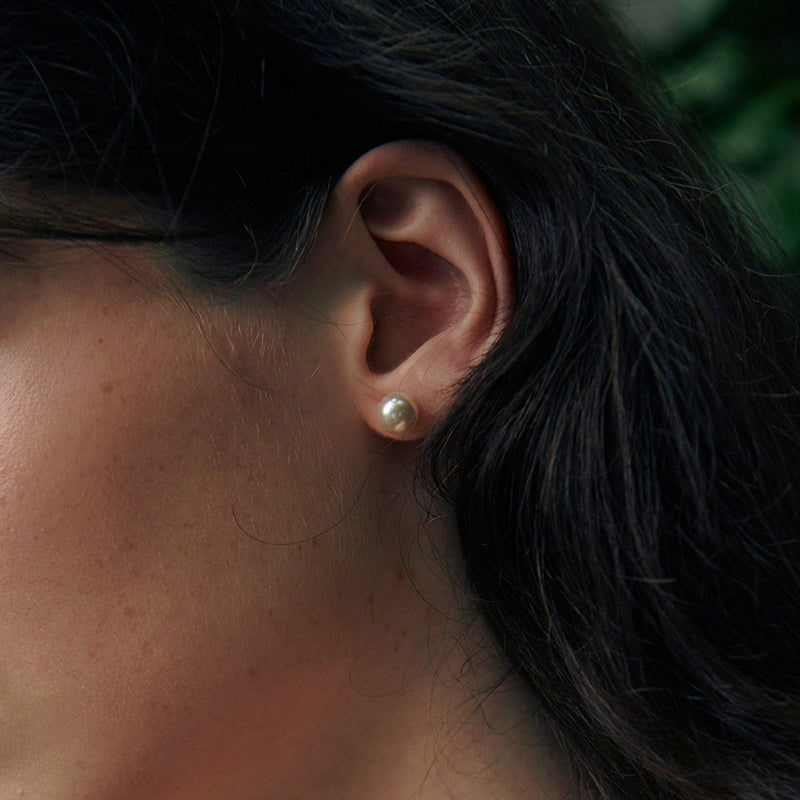 K14 オート パール ビアス (8mm) / 14K HAUTE PEARL EARRING (8MM) | アモンズ – amondz